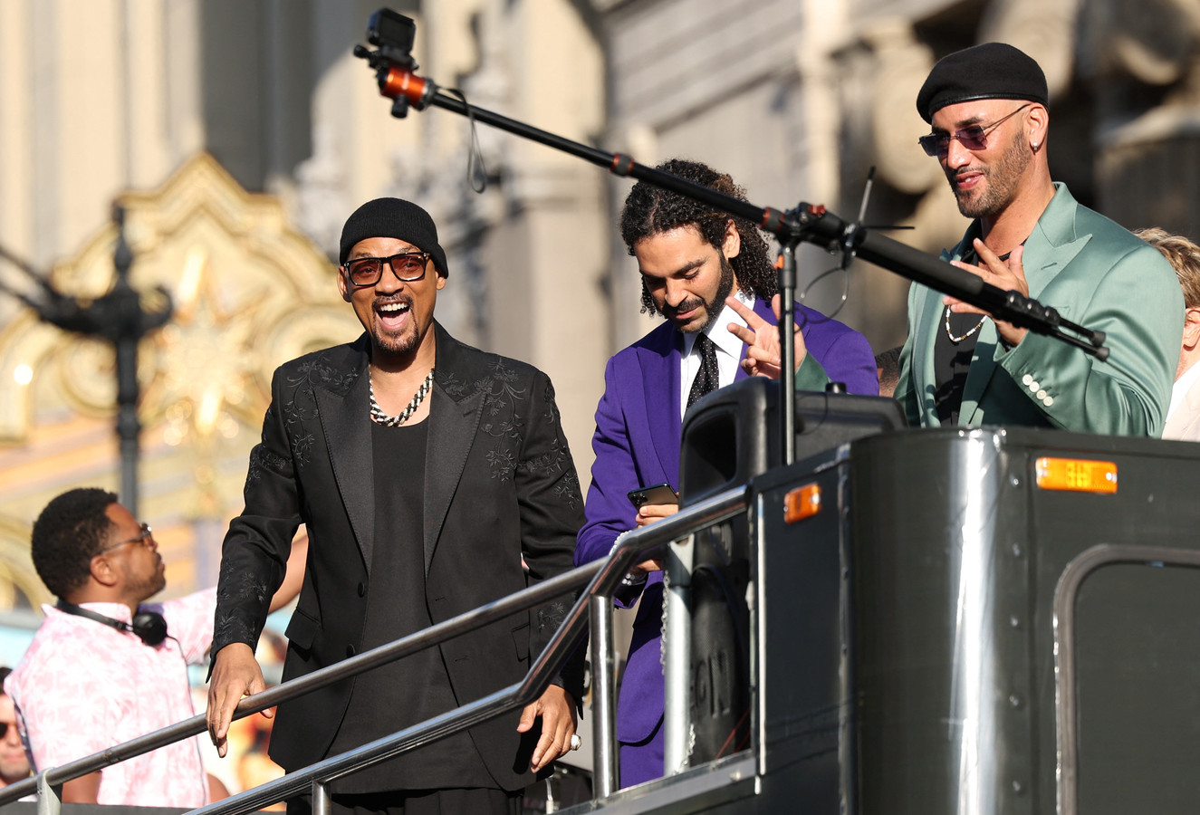 KIJK. Adil El Arbi en Bilall Fallah gaan met Will Smith uit hun dak ... KIJK. Adil El Arbi en Bilall Fallah gaan met Will Smith uit hun dak ...