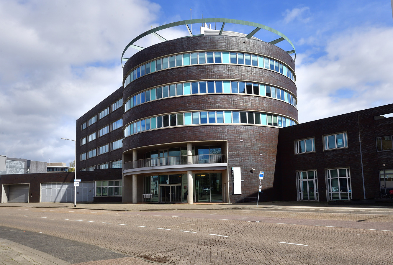 Azc voor 300 vluchtelingen in kantoorpand Bergen op Zoom: ‘Een prima ...