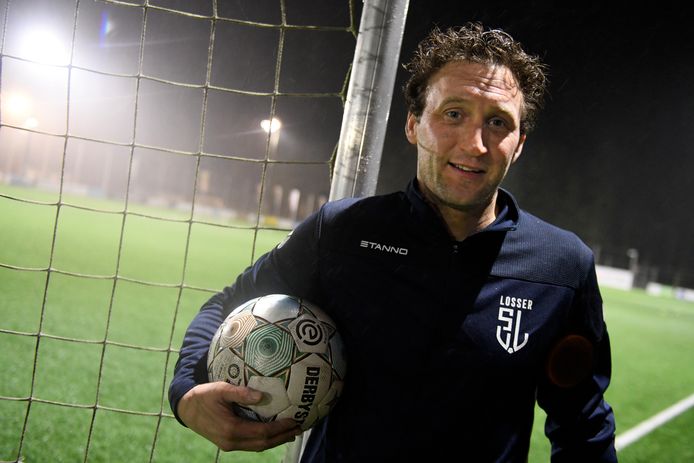 Bas Woesthuis van SV Losser hoopt op rentree in de wedstrijd tegen zijn ...