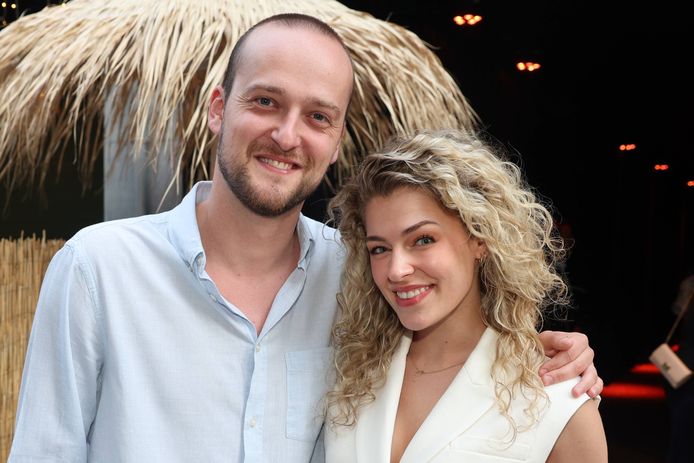 Nieuwe foto bewijst vonken tussen K3'tje Julia en Louis Thyssen, maar ...