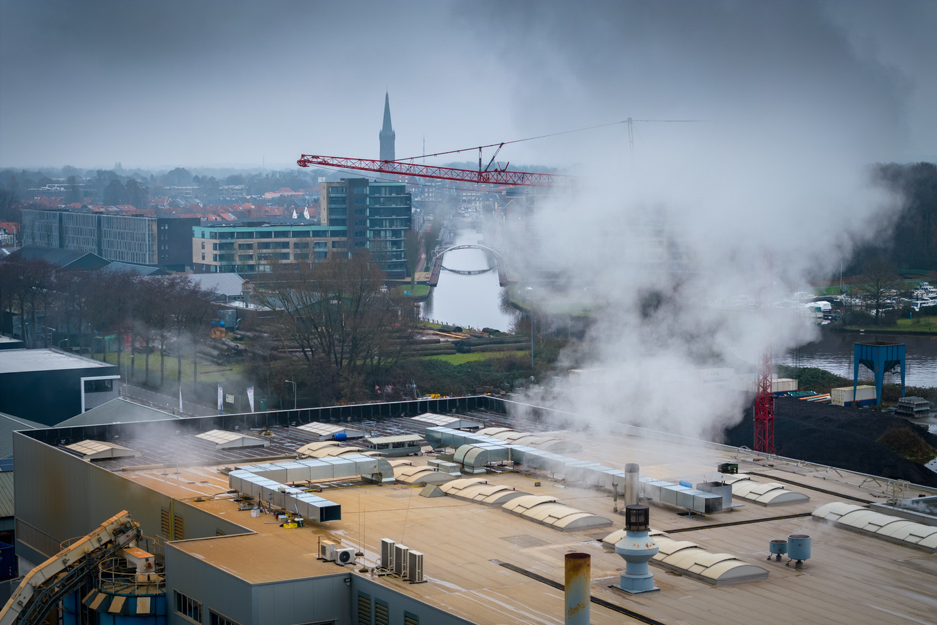 IceBear in Steenwijk wil drie keer zo veel formaldehyde uitstoten, hoe gevaarlijk is dat? | Foto ...