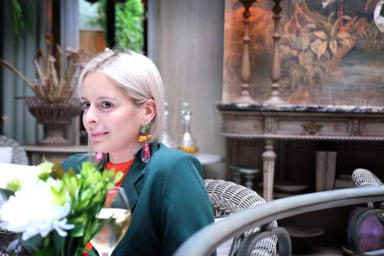 EXCLUSIEF. Eloïs Rousseau (27), zus van Conner, stapt in de Kortrijkse ...