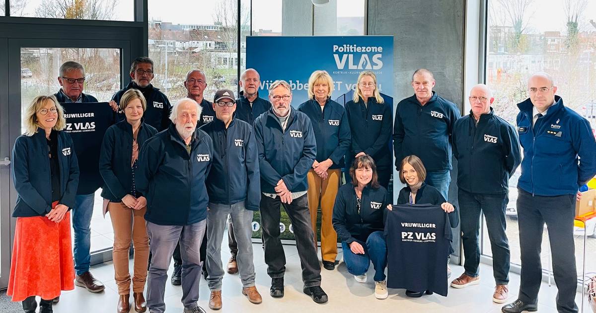 Team Vrijwilligers politiezone Vlas vanaf nu duidelijk zichtbaar met PZ Vlas vest en polo ...