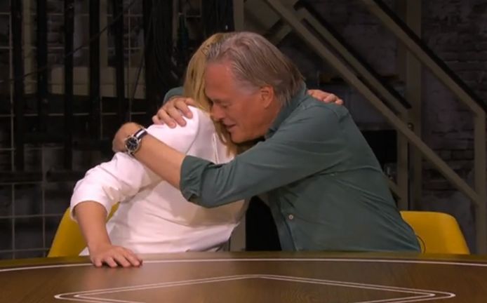 Jort Kelder en Welmoed Sijtsma knuffelen aan eind van allerlaatste Op1 ...