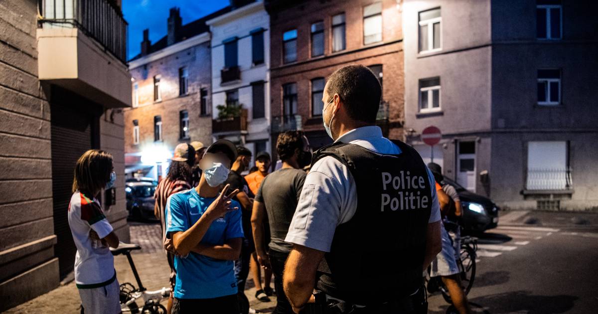 Onze reporter mee op patrouille in Brussel: “Omsingeld door 70 man en ...