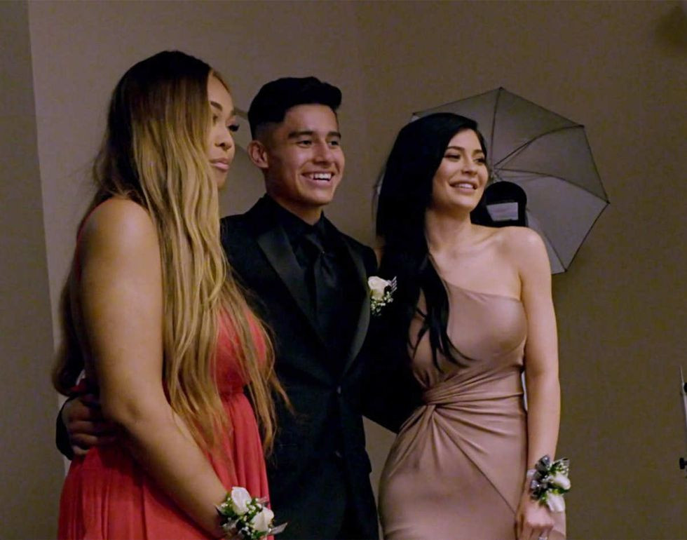 IN BEELD. Deze sterren gingen met hun fans naar het eindejaarsbal ...