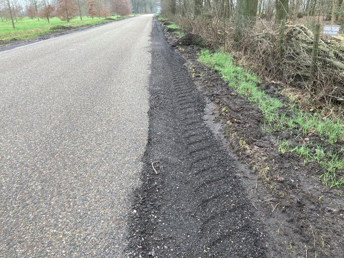 Rekening voor kapotte bermen in Boekel gaat toch naar Enexis en firma ...
