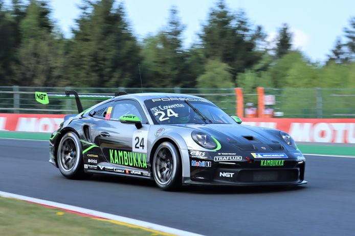 Stijn Lowette en Luc Vanderfeesten starten goed in Porsche Carrera Cup ...