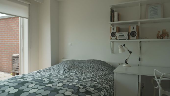 BINNENKIJKEN. Professor Stijn Baert blaast uit in appartement in ...