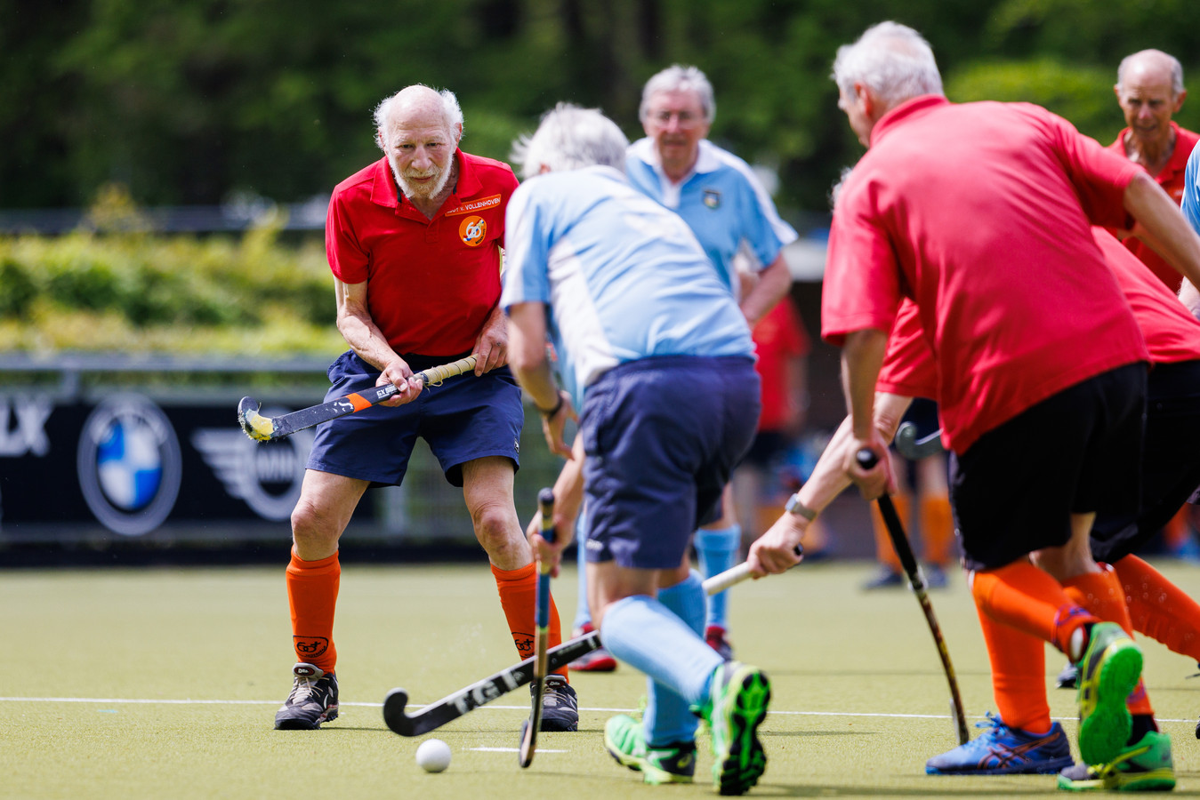 Hockeyen op hoge leeftijd op veteranentoernooi bij HC Tilburg: ‘De ...