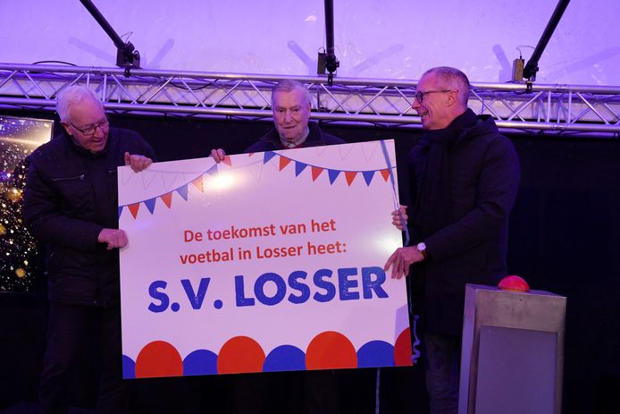 SV Losser, fusieclub van KVV en AJC, gaat spelen in het oranje en blauw ...