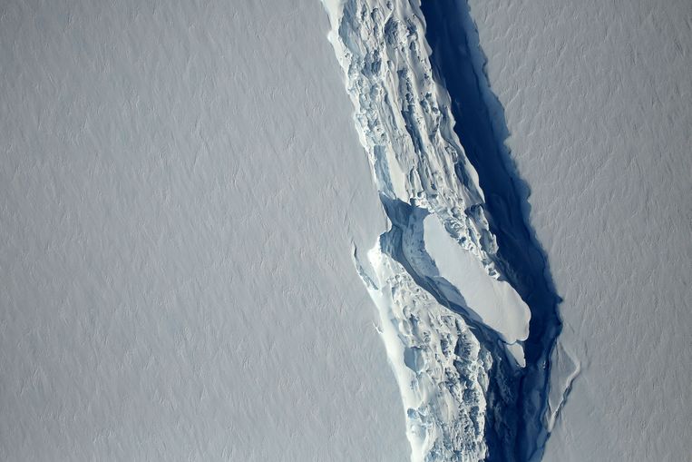 Gigantische ijsberg Antartica nu echt afgebroken | Trouw