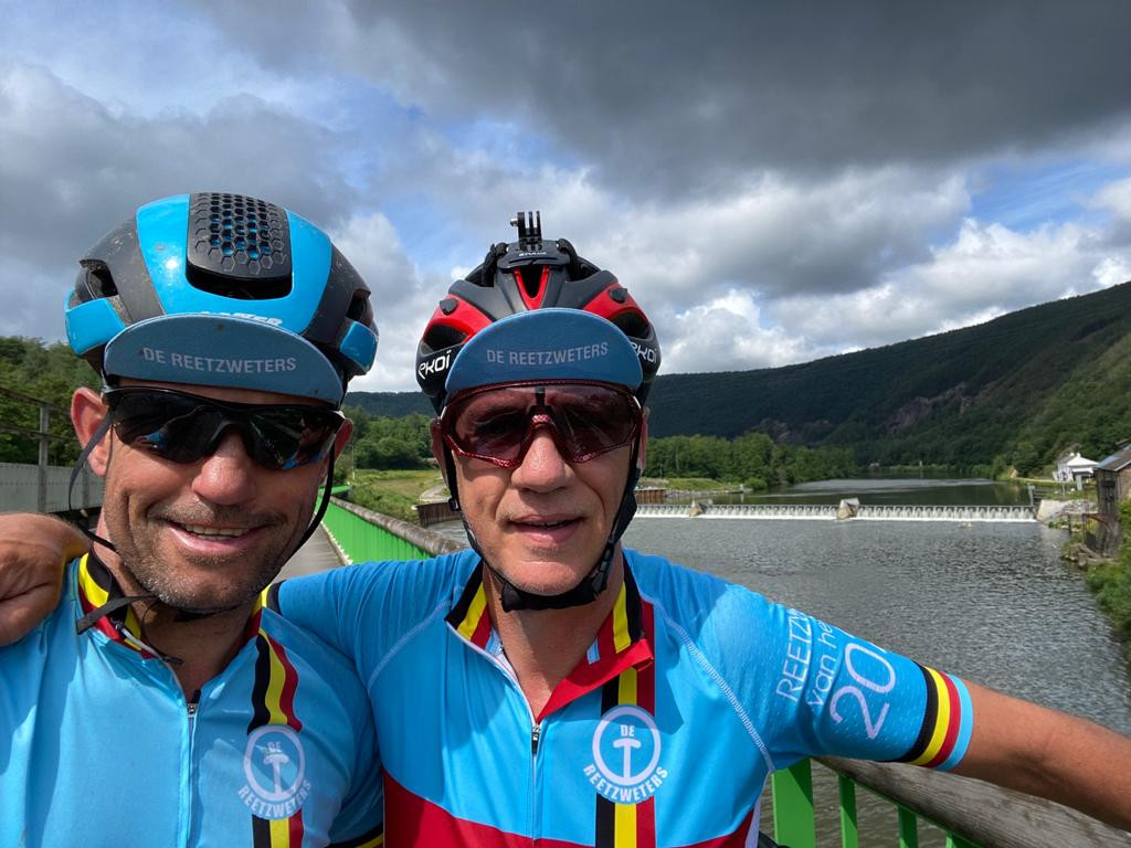 Johan (58) en Luc (51) fietsen naar de Stelvio voor het goede doel ...