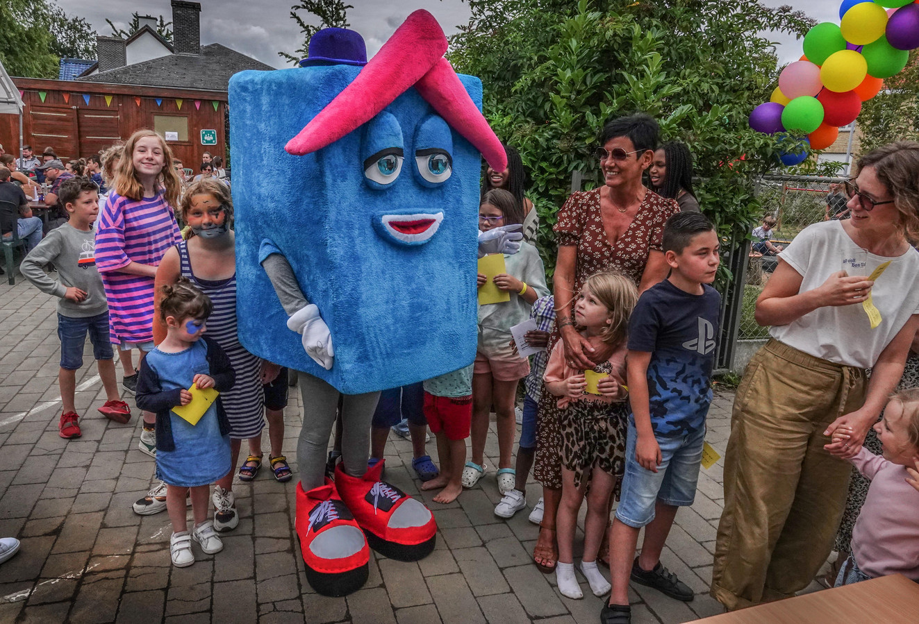 Basisschool de Droomhut viert eerste schoolfeest met nieuwe mascotte ...