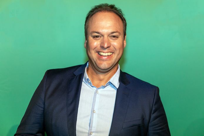 Frans Bauer showt zijn sixpack en Freek geeft update over de larf in ...