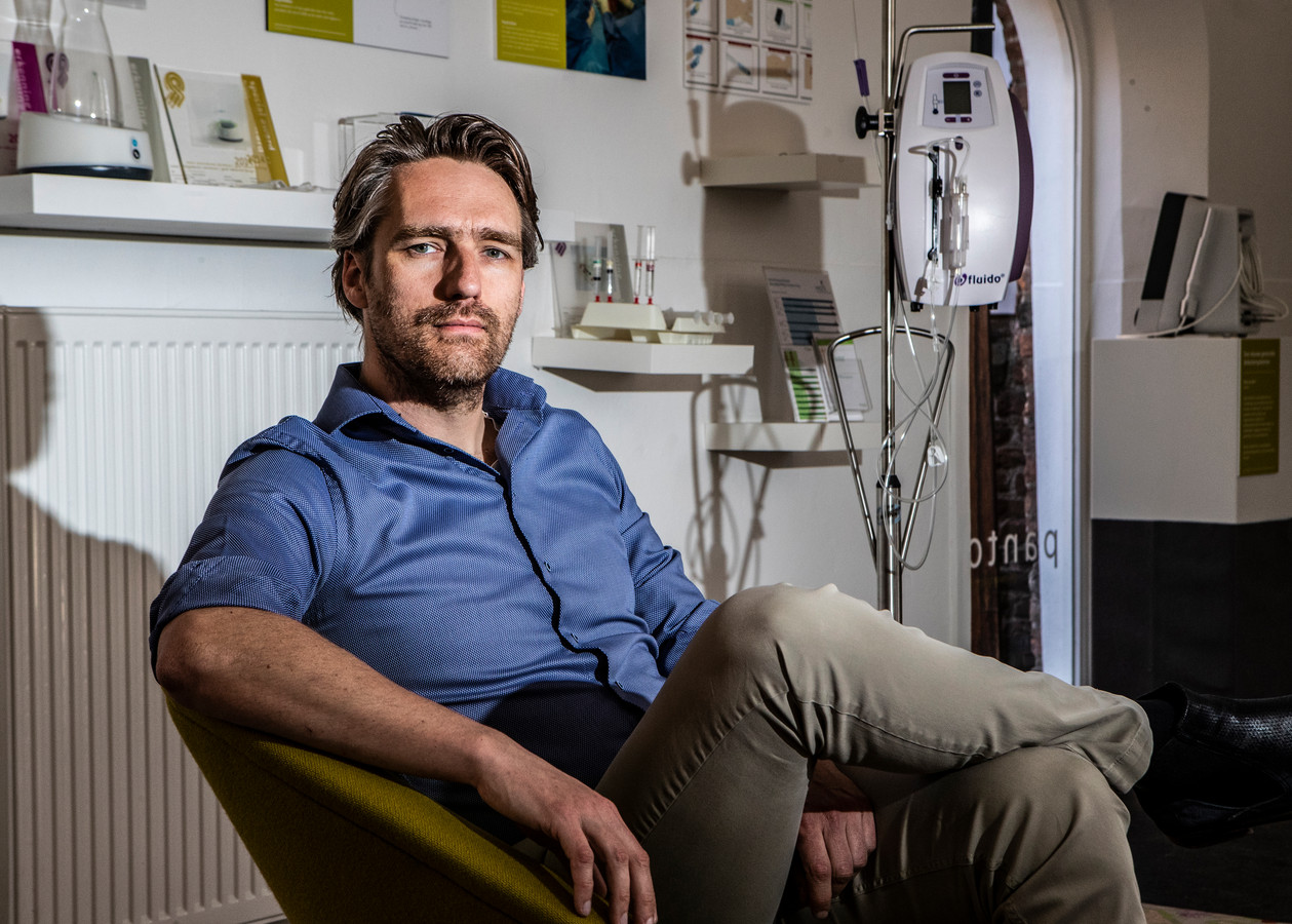 In recordtijd miljoenen mondkapjes maken: dankzij Jasper uit Deventer ...