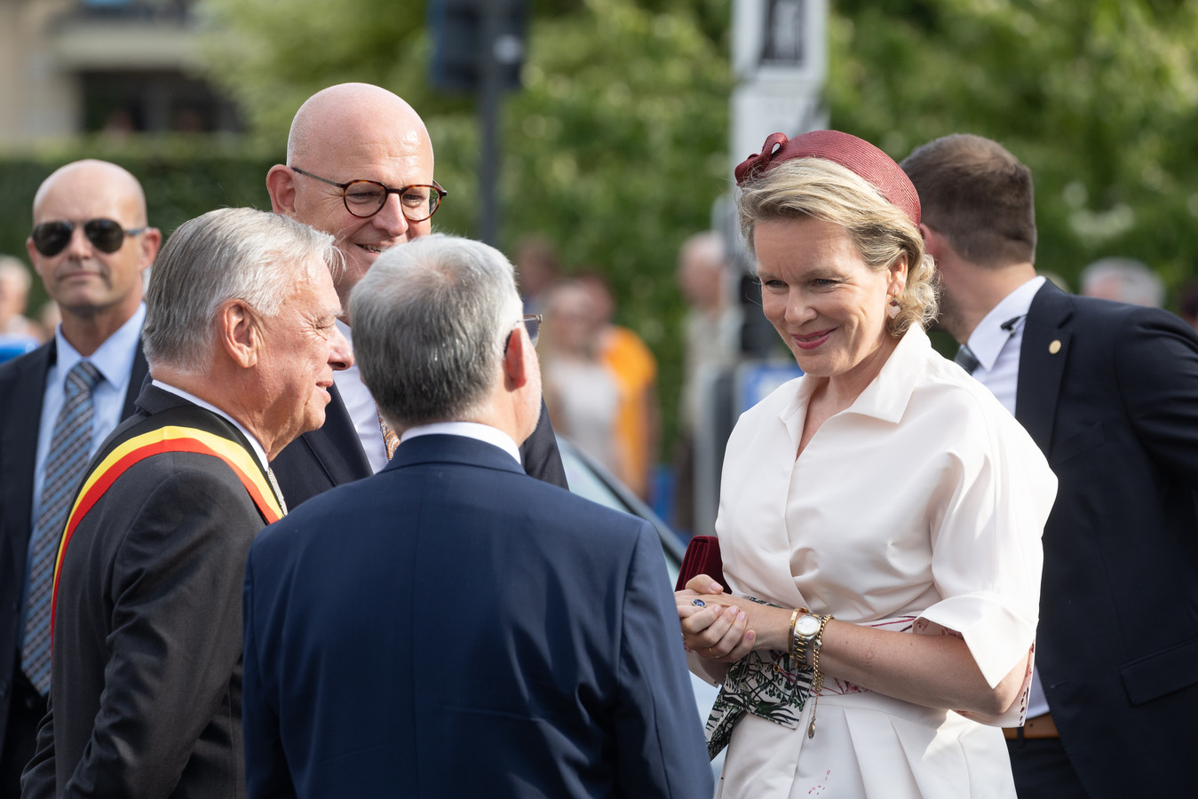 IN BEELD. Koningin Mathilde geniet van Tongerse Kroningsfeesten | Foto ...