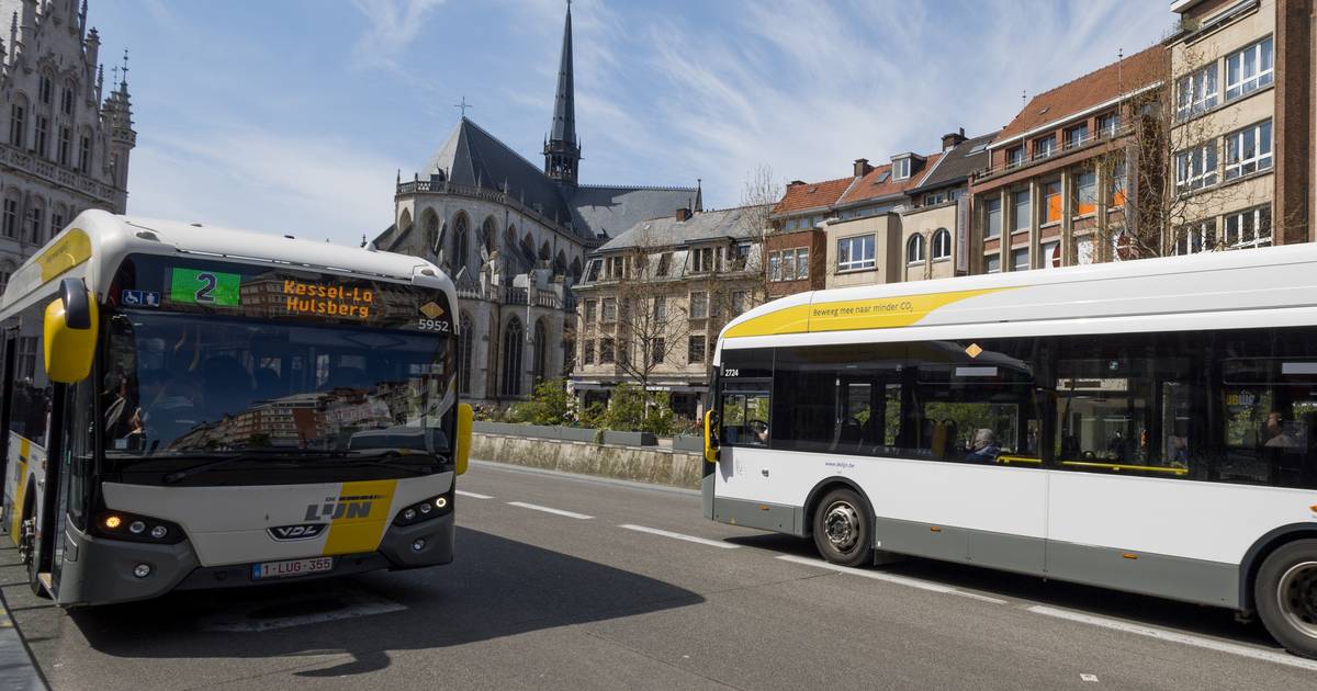 Voortaan kunnen reizigers in app van De Lijn hun bus in realtime volgen ...