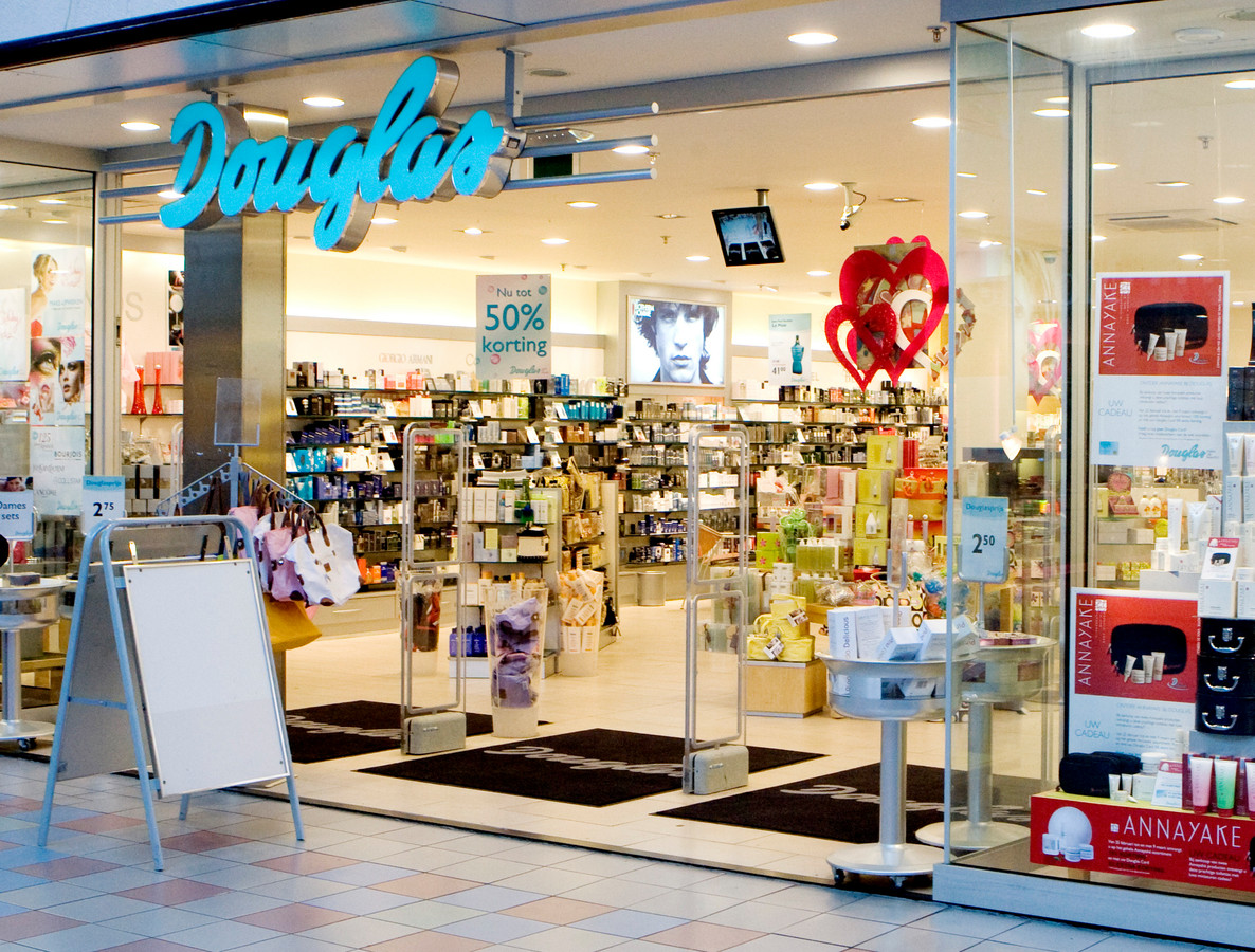 Parfumerieketen Douglas: Geen sluiting winkels in Nederland | Foto ...