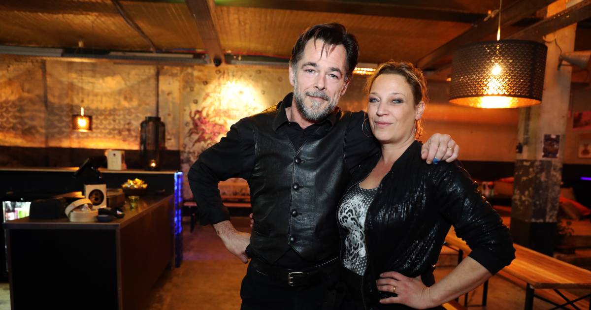 Sally-Jane Van Horenbeeck en Robert de la Haye baten Thais restaurant ...