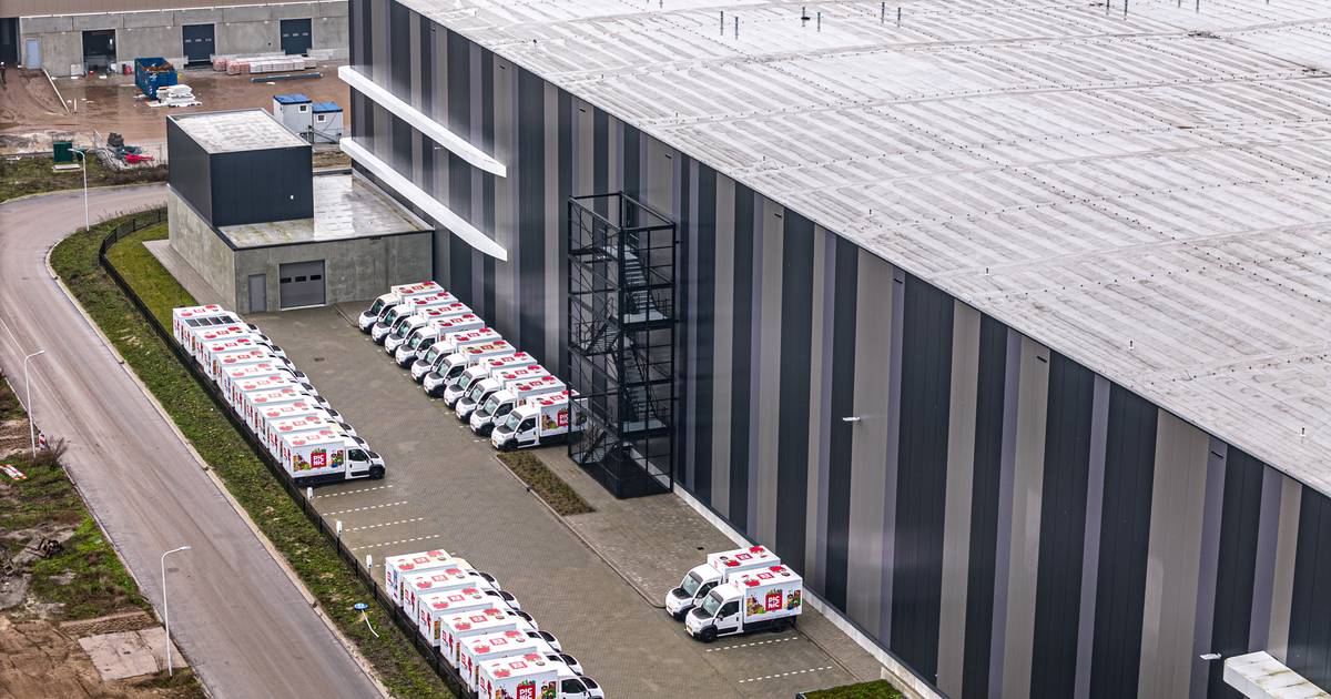 Dit is waarom het gloednieuwe megapand van online supermarkt Picnic in ... Dit is waarom het gloednieuwe megapand van online supermarkt Picnic in ...