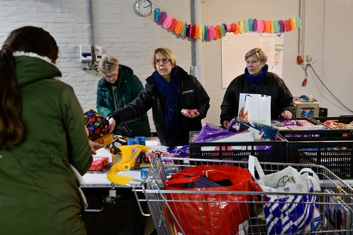 Kinderen van Marilena hebben nu ook Sinterklaas, dankzij Meta van ...