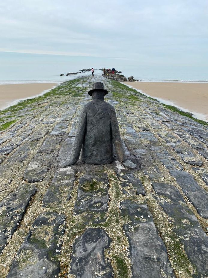 Beeld van Folon terug te bewonderen op strandhoofd van Knokke-Heist ...