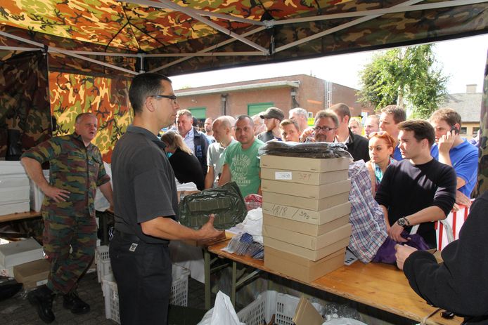 Kazerne houdt uitverkoop | Ieper | hln.be