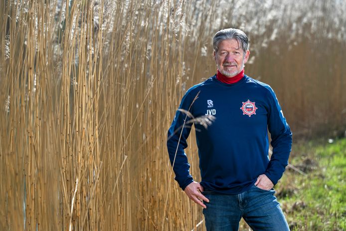Voor trainer John van Dijk (67) kwam in een zware periode de warmte van ...