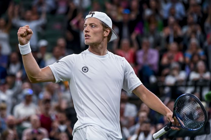Tim van Rijthoven verovert harten, maar ziet Wimbledon-sprookje ...
