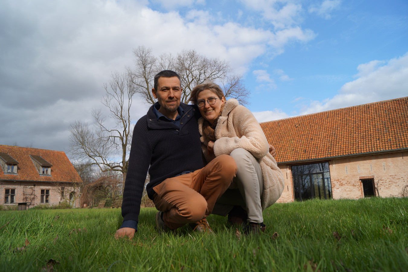 “Krantensnippers als isolatie en muren van leem en hennep.” Peter en ...