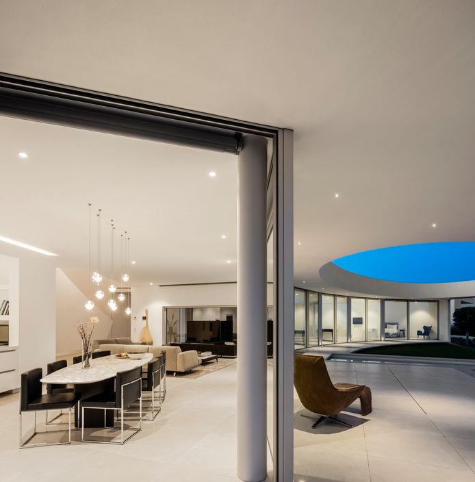 Weg met de strakke dozen: ronde huizen veroveren architectuur | WOON ...