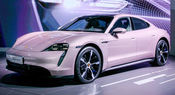 Porsche wil met roze auto meer vrouwelijke kopers aantrekken ...