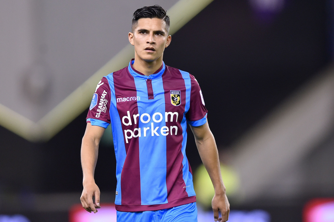 Cambuur legt middenvelder Navarone Foor voor rest van seizoen vast ...