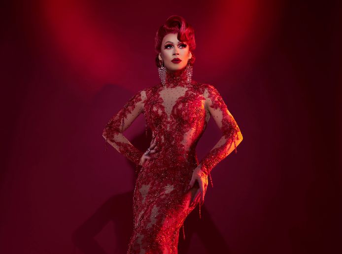 Boris was klaar met het 9-tot-5-leven en werd dragqueen: ‘Ben nu ...