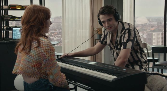 VINGER AAN DE SOAP. Debuutsingle Aaron Blommaert te horen in ‘Familie ...