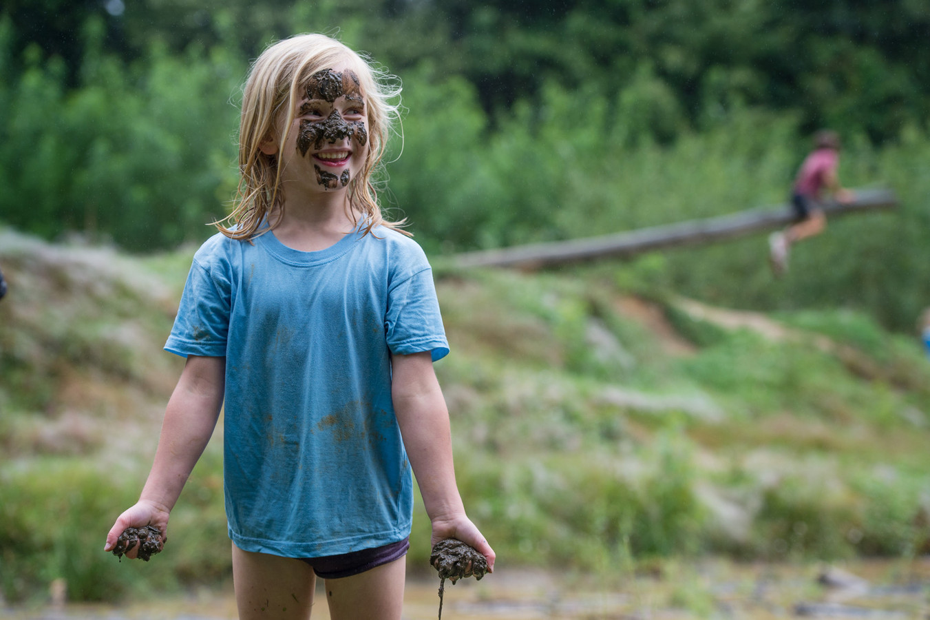 Van modderbad tot kikkers vangen: eerste natuurkamp bij The Hedge al ...