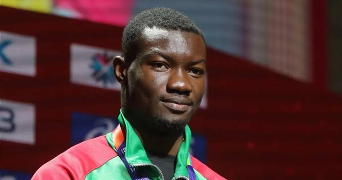 Zango verbetert tien jaar oud wereldrecord indoor hink-stap-springen ...