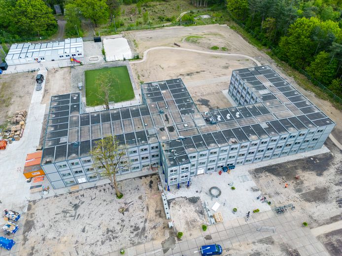 Het nieuwe asielzoekerscentrum tussen Zeist en Soesterberg is open, zo ...