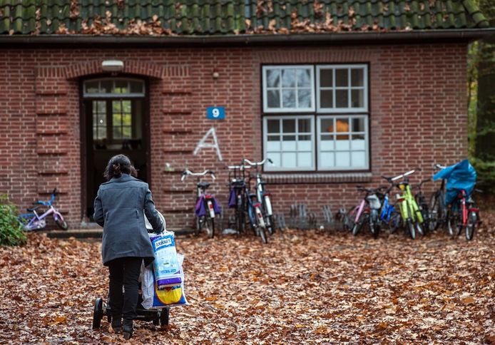 Twee mannen opgepakt voor mishandelen asielzoeker in AZC Gilze ...