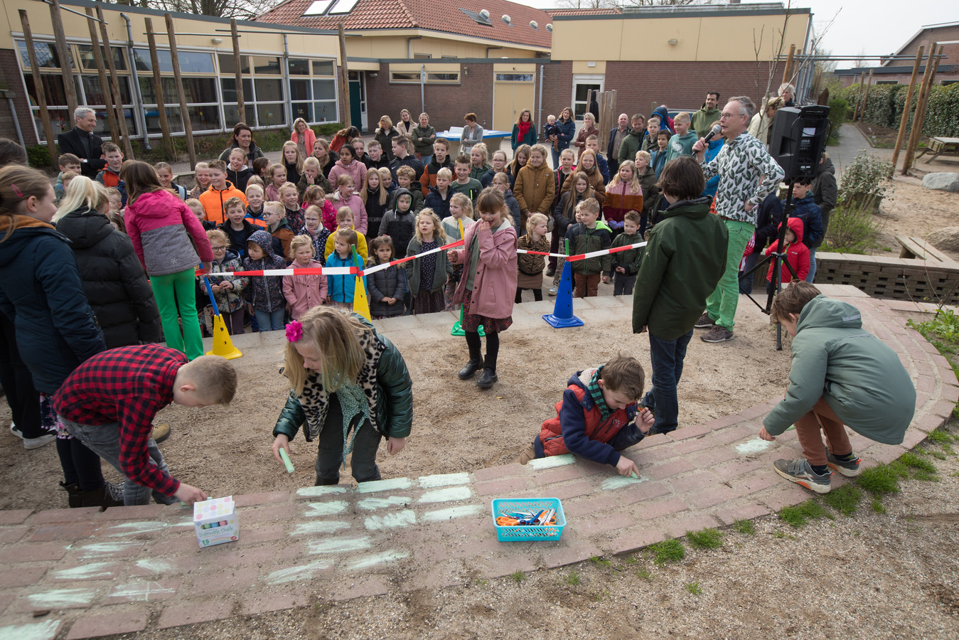 Hoonhorst is parel rijker met groen speelplein in hart van dorp ...