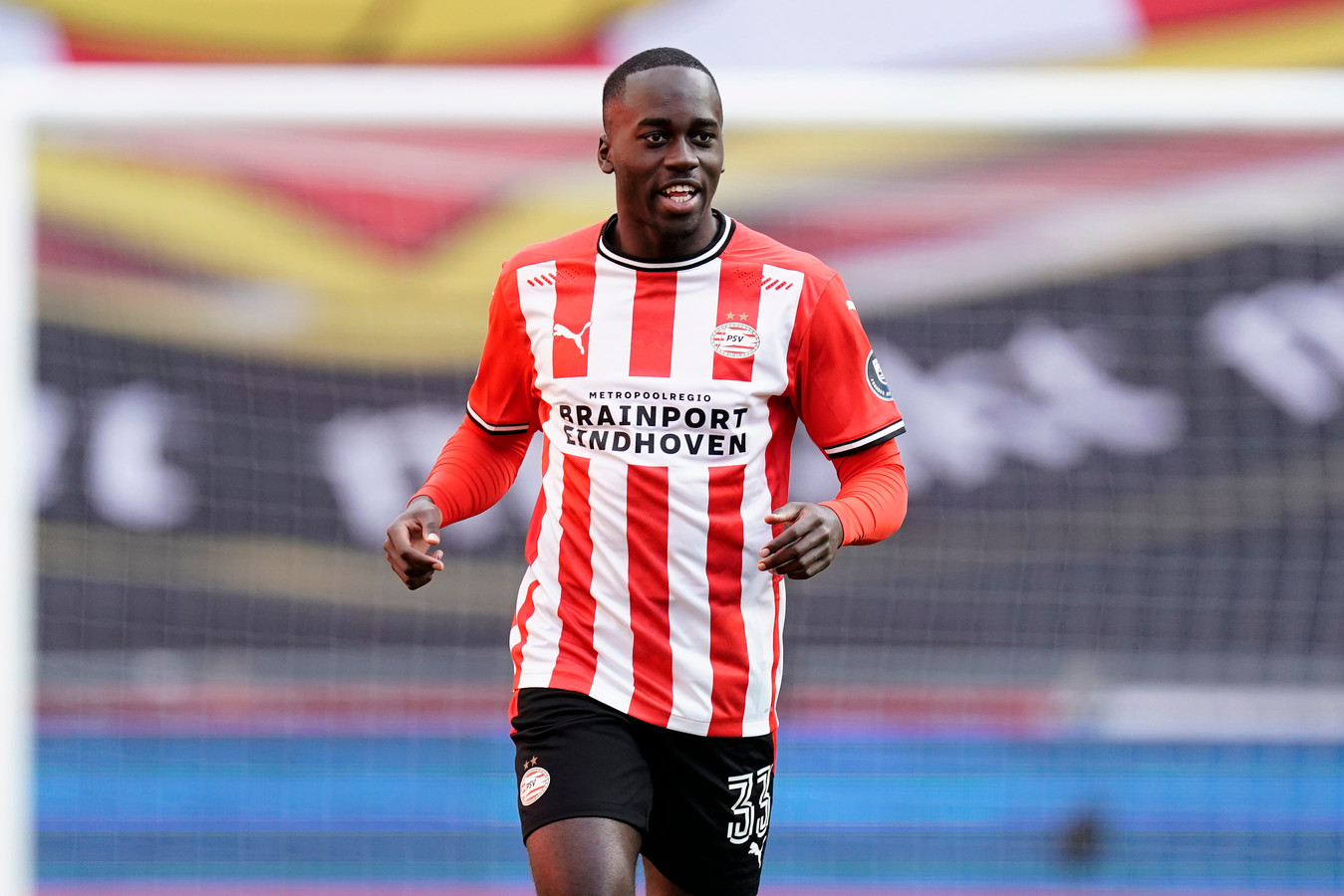 PSV-verdediger Teze haakt af bij Jong Oranje door positieve coronatest ...