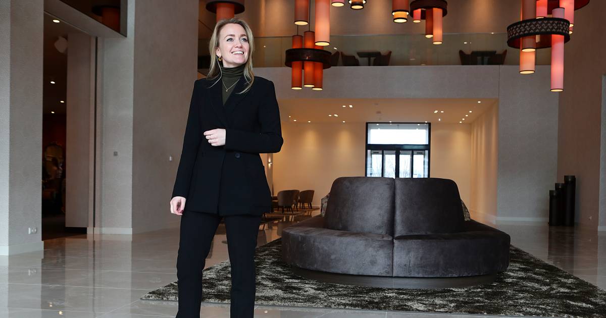 Carlijn (31) opent gloednieuw hotel: ‘Eerste gasten stonden al binnen ...