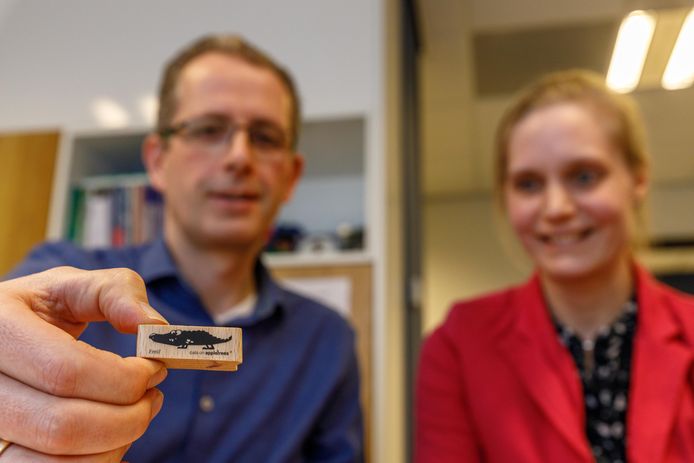 Gebruikers op Twitter delen massaal paarse krokodillen uit | Paarse ...