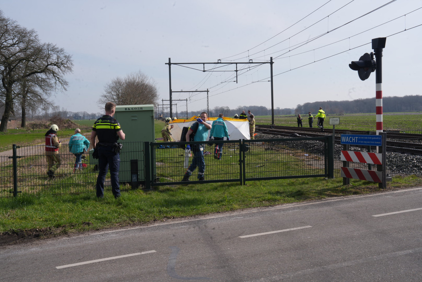 Treinverkeer komt weer op gang na aanrijding tussen auto en trein bij ...