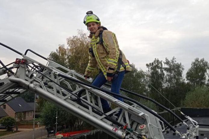 70 leerlingen uit het 6e jaar van VIA Tienen engageerden zich tijdens ...