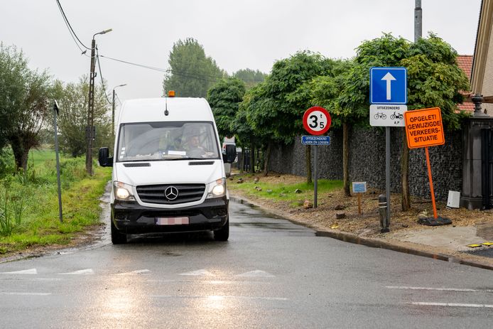 Vossestraat en Vierweegs worden enkele richting na sterk toegenomen verkeer door wegenwerken ...