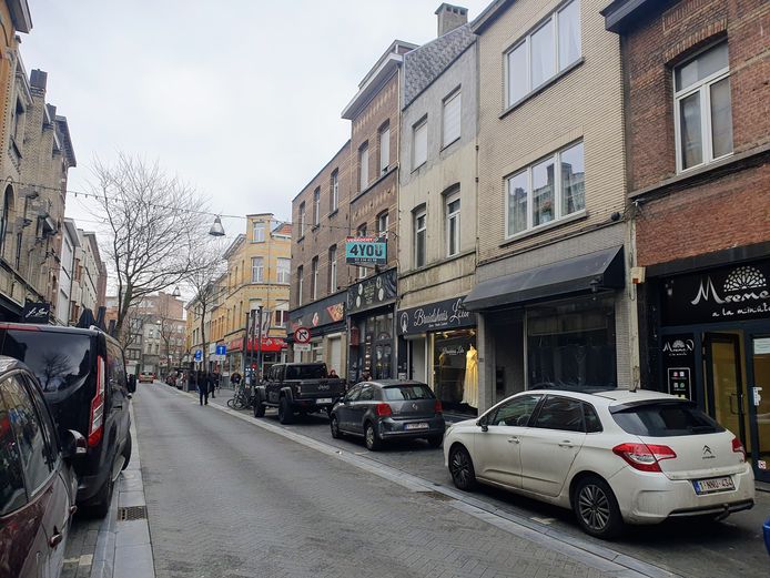 Andere rijrichting werkte niet in winkelhart Kiel: verkeer Abdijstraat ...