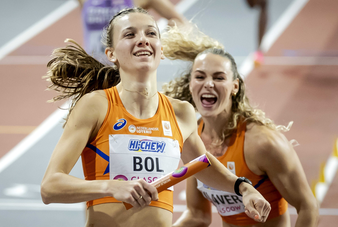 Femke Bol en Lieke Klaver bewijzen dat vriendschap en wereldtitels hand ... Femke Bol en Lieke Klaver bewijzen dat vriendschap en wereldtitels hand ...
