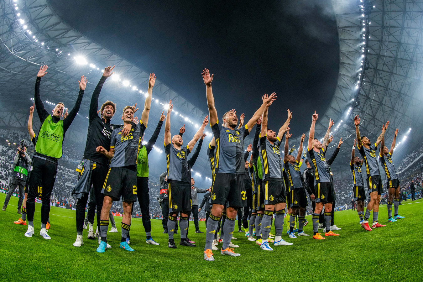 Bekijk hier de mooiste beelden van de uitzinnige Feyenoord-selectie ...